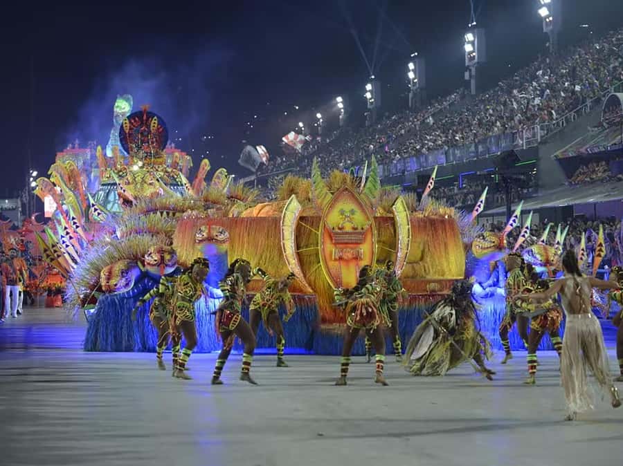 Rio's 2026 Carnival Parade at Sapucaí + Transfer