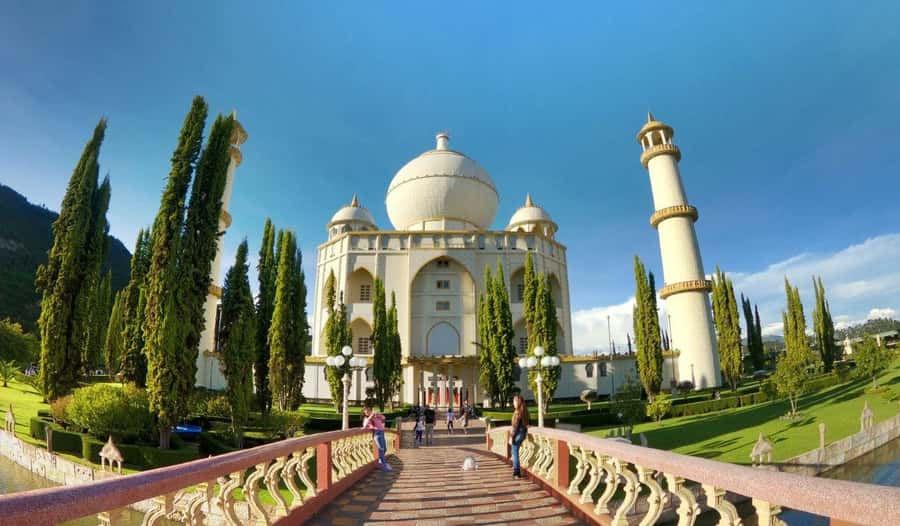 From Bogota: Jaime Duque Park and zoo with ticket included