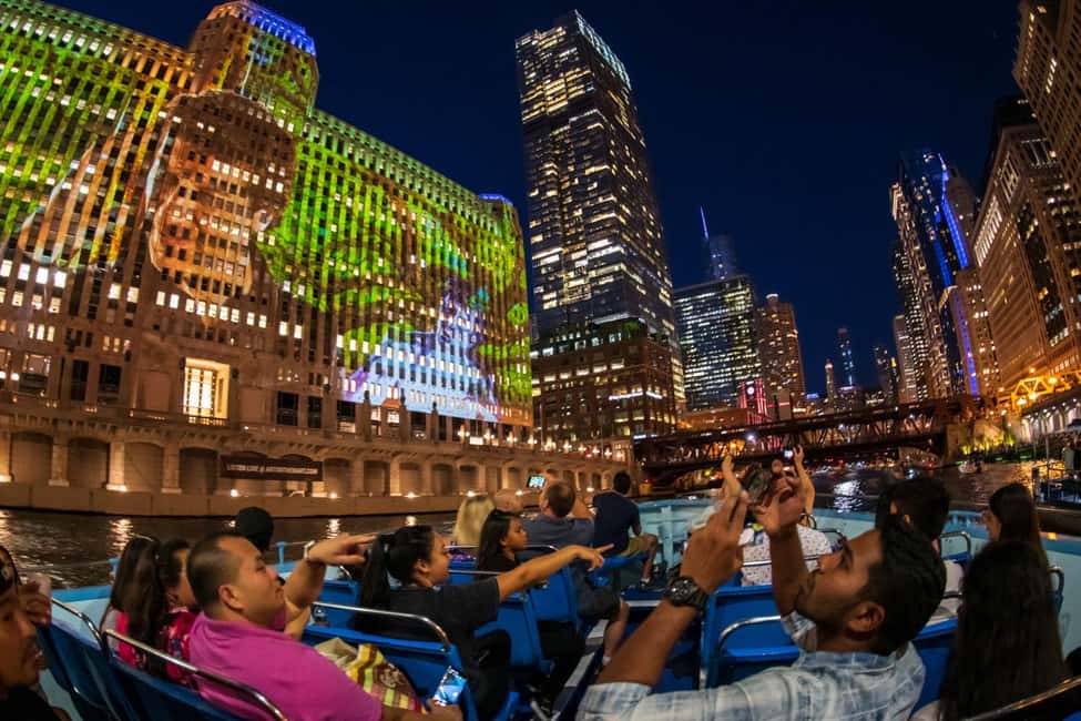 Chicago: Historic Gangsters & Twilight Tales Night Cruise