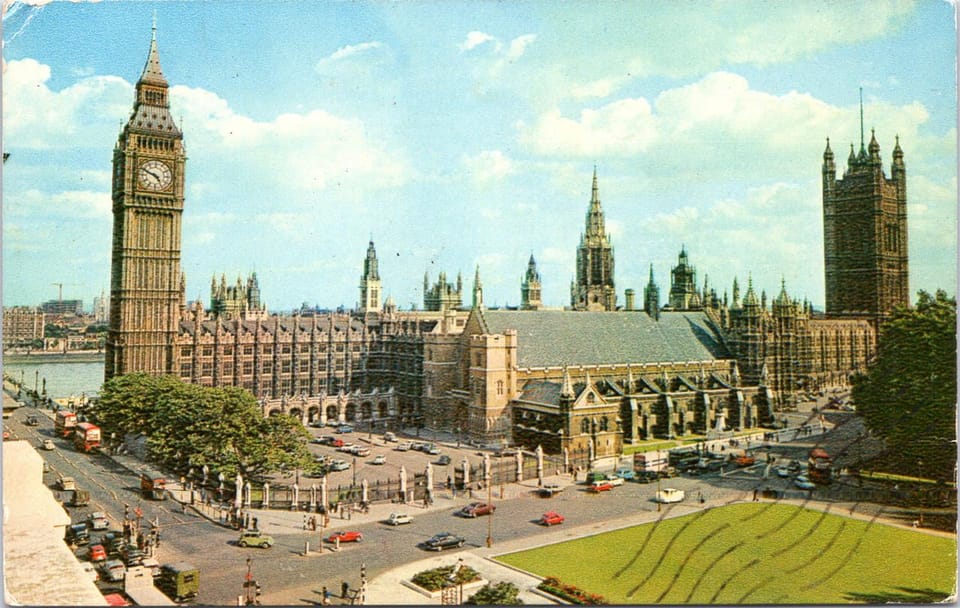 London Highlights Walking Tour with Licenced Tour Guide