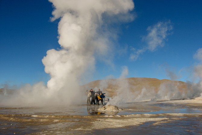 San Pedro de Atacama: 2-Day tour visiting Tatio Geysers & the Moon Valley