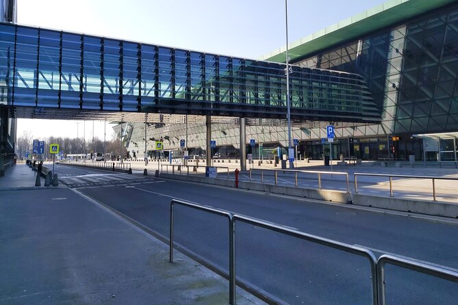Kraków Balice Airport Transfer: Private One Way