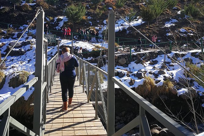 Cajón del Maipo, view of the volcano, small group waterfall