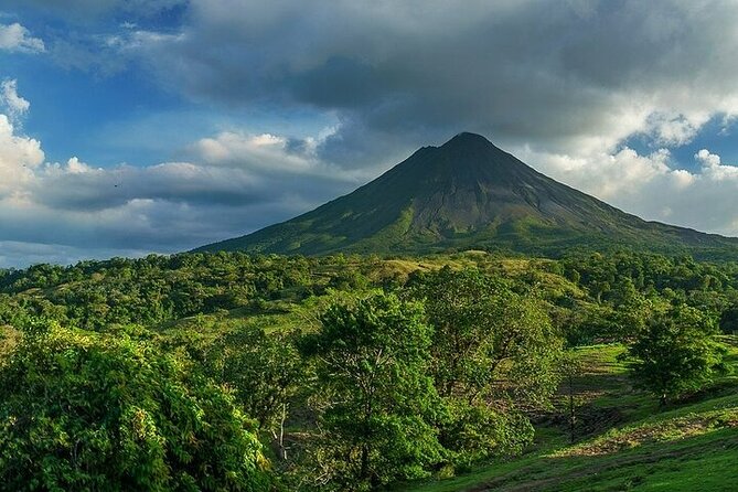 Arenal Volcano Rainforest & Natural History Tour