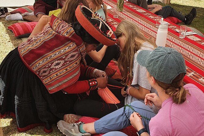 The Textile Workshop Experience (Cusco Region): ANDEAN COLORS